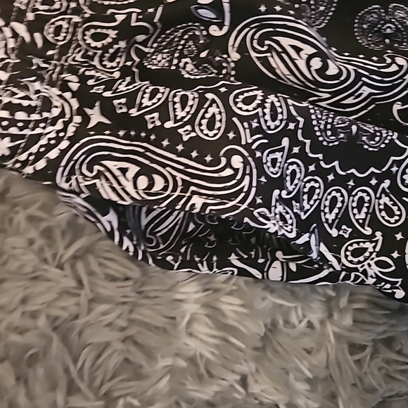 Azva | Shorts | Azva Black Paisley Print Shorts Mesh Size Large | Poshmark